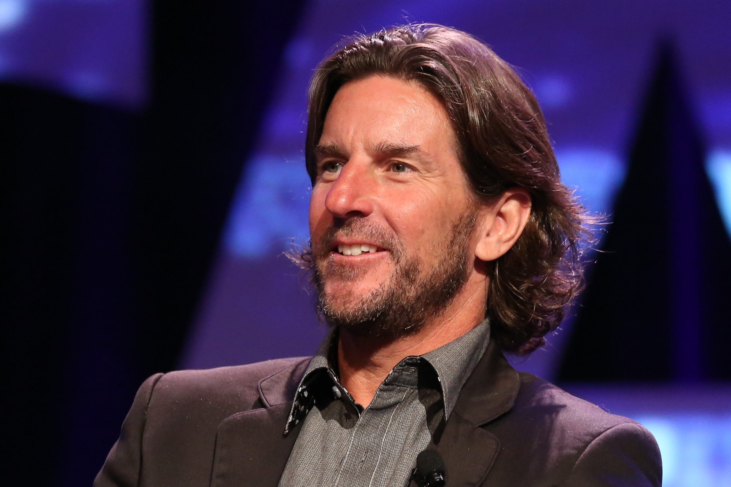 Pemenang Grammy Brett James Meninggal dalam Kecelakaan Pesawat di ...